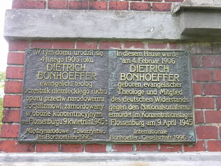 Bonhoeffer: Making Difficult Choices - Spotlight English®