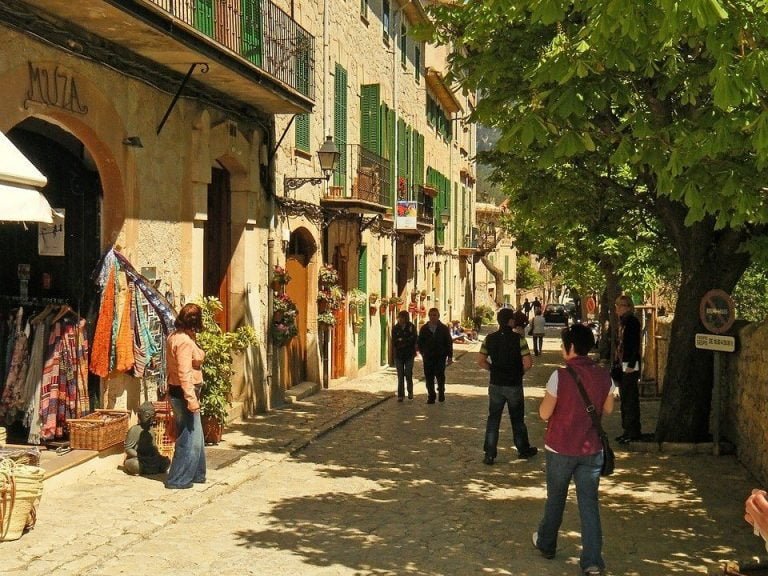 The Spanish Siesta - Spotlight English®