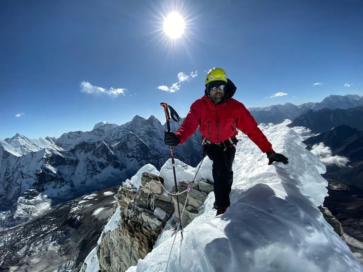 Seeing Clearly: The Erik Weihenmayer Story - Spotlight English®
